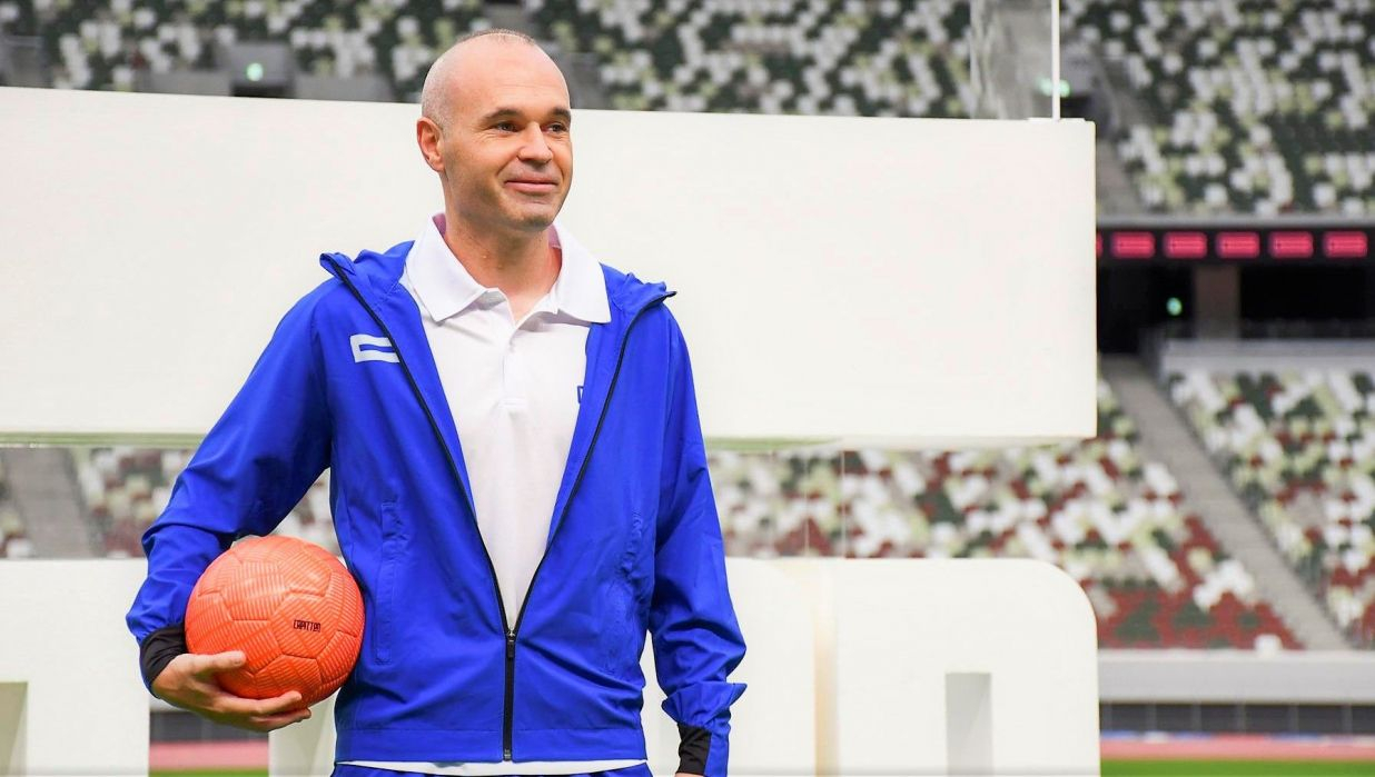 Andrés Iniesta lanza en España su propia marca de fútbol tras ...