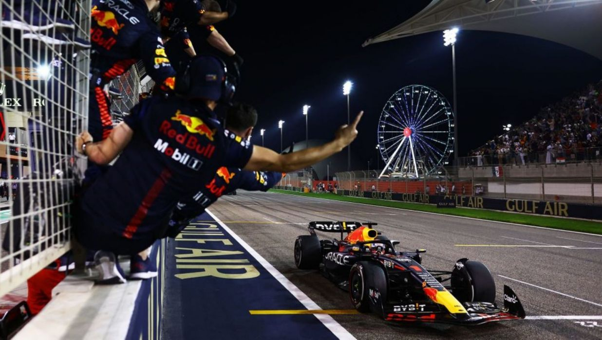 El dueño de la F1 compra una tiquetera y emite bonos por hasta 1.035 ...