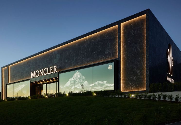 La ronda: Moncler planea invertir en una nueva sede en Mi...