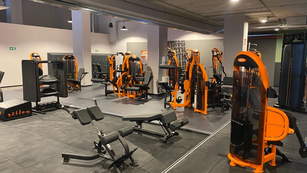 Basic-Fit pierde 7,9 millones por un impacto contable pese a elevar sus ingresos un 16% hasta junio