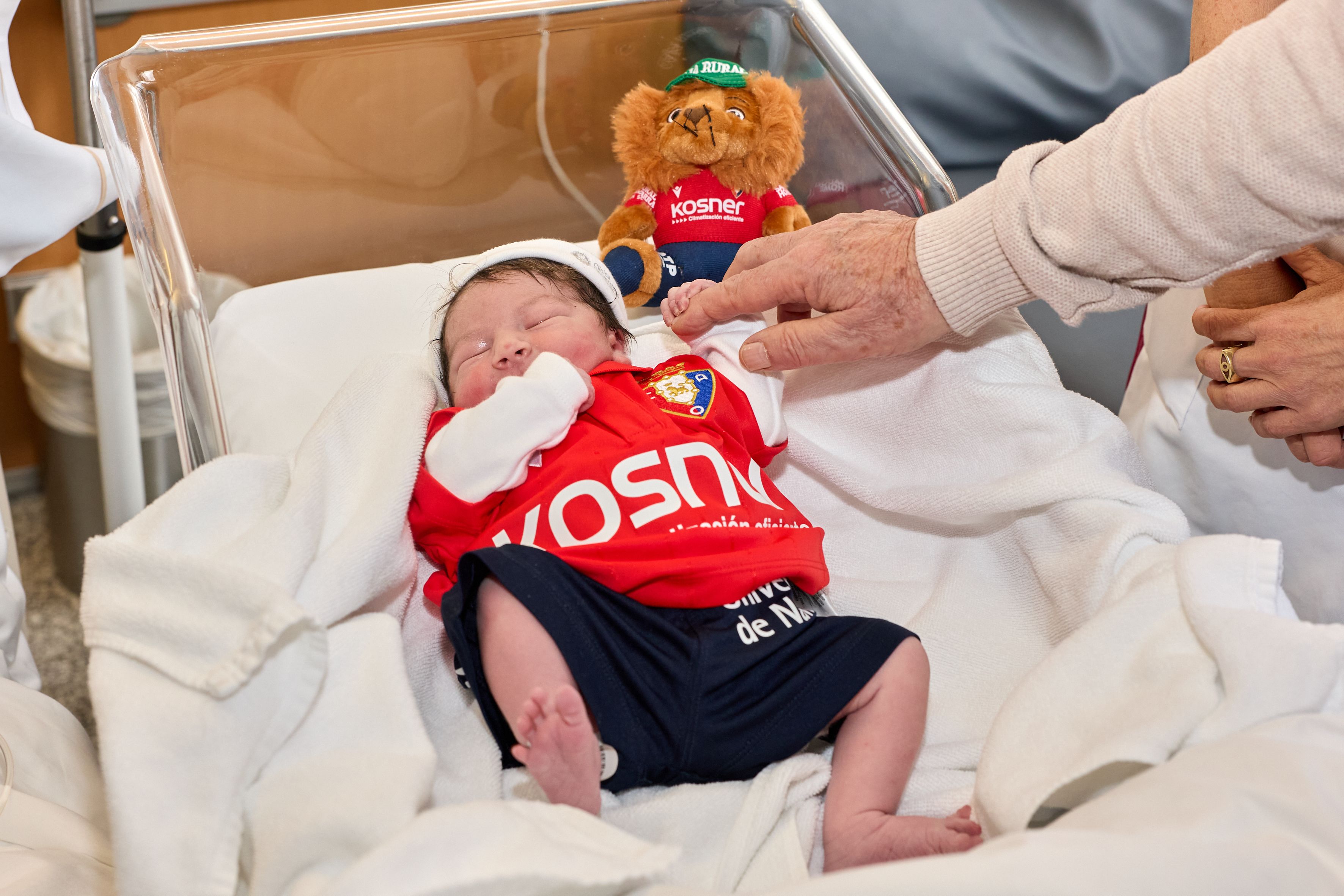 Activación: Osasuna regalará una equipación a todos los nacidos en ...